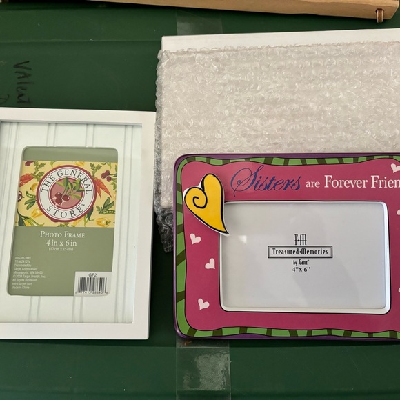 Accents | Picture Frame Pair Nwt Both Hold 4x6 Pictures | Poshmark